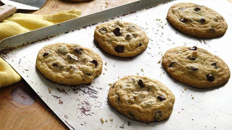 Tips for Using Cookie Sheets - BettyCrocker.com