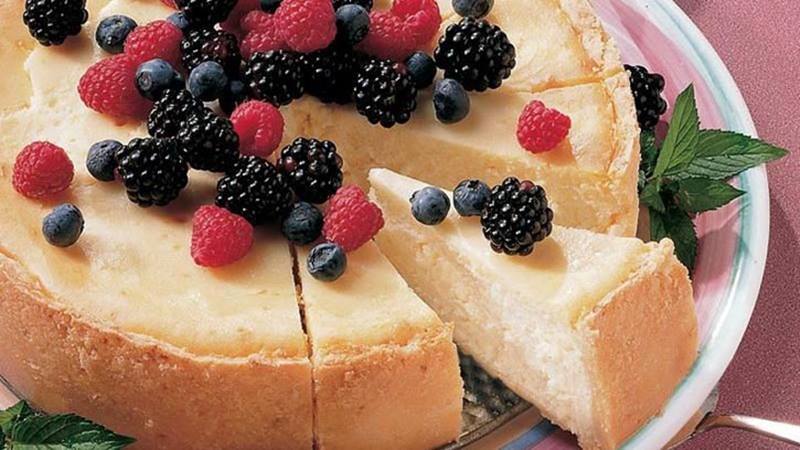 How to Make and Bake a Cheesecake - BettyCrocker.com